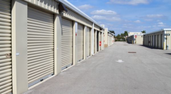 Self-Storage Units Near 8601 Kern Canyon Road , Bakersfield, CA ...